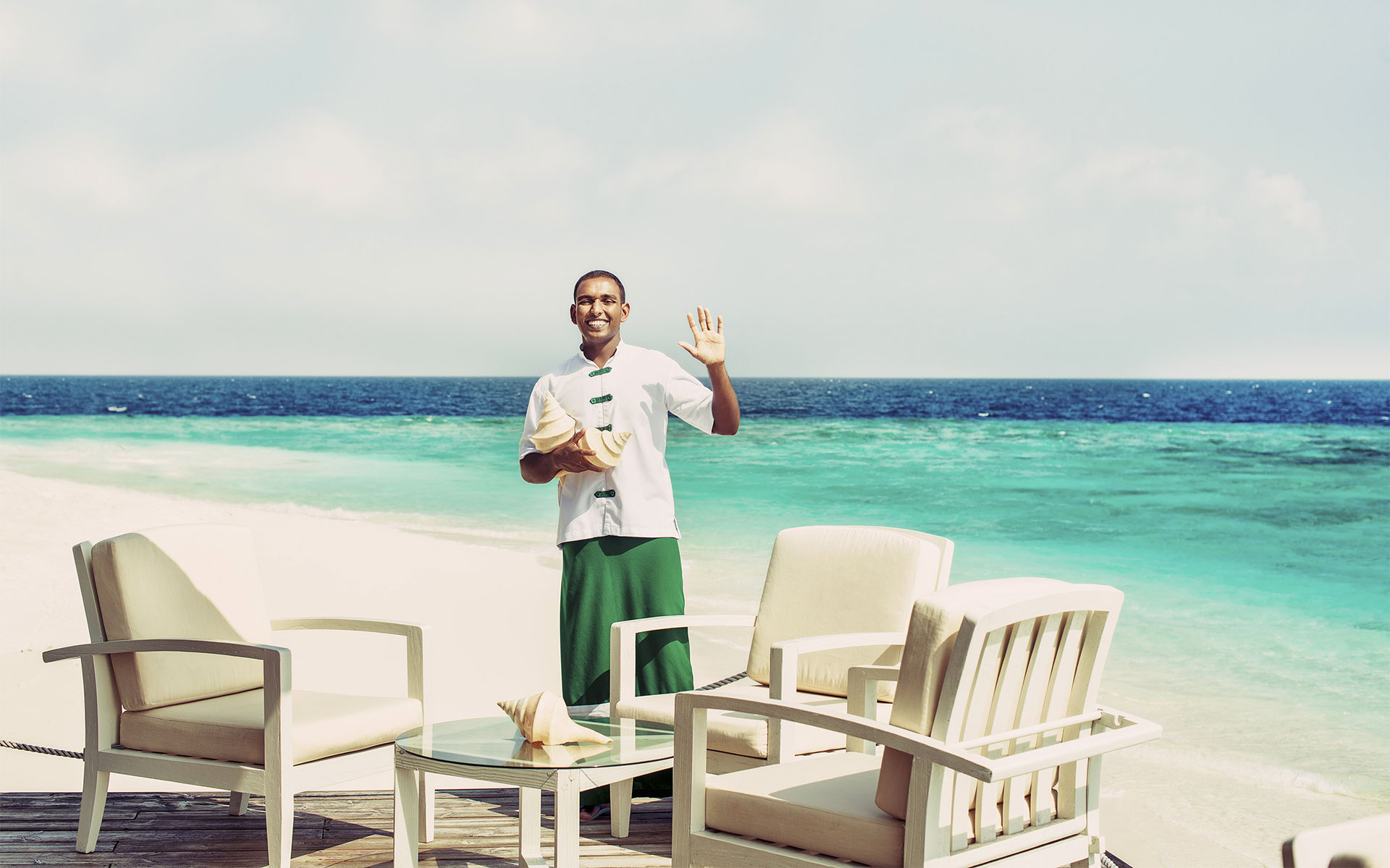 Bars - Aqua over water bar South Ari Atoll Hotel - Diamonds Thudufushi ...