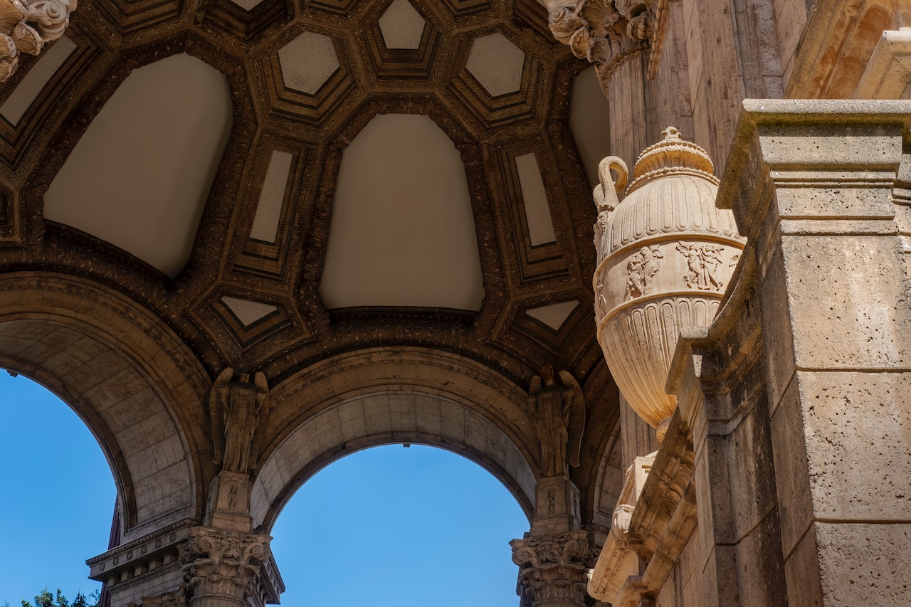 Nejkrásnější rotundy v Praze, které musíte navštívit - Hotel Golf Prague