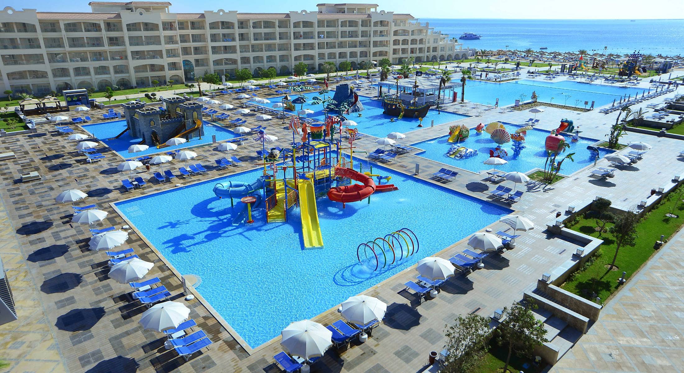 Albatros White Beach